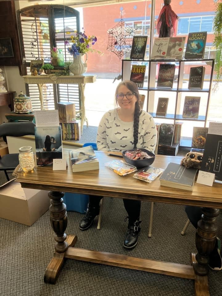 Meet the Author – Manda Kay Writes